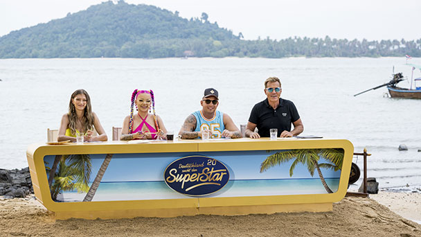 Baden-Badenerin Natalie Nock mit RTL am Traumstrand von Coconut Island ...